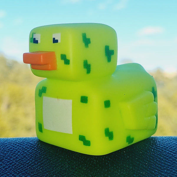 🟩🐥 Minecraft Pixelated Rubber Duck Jeep Ducking 🛻 Jeep Wrangler Access ...